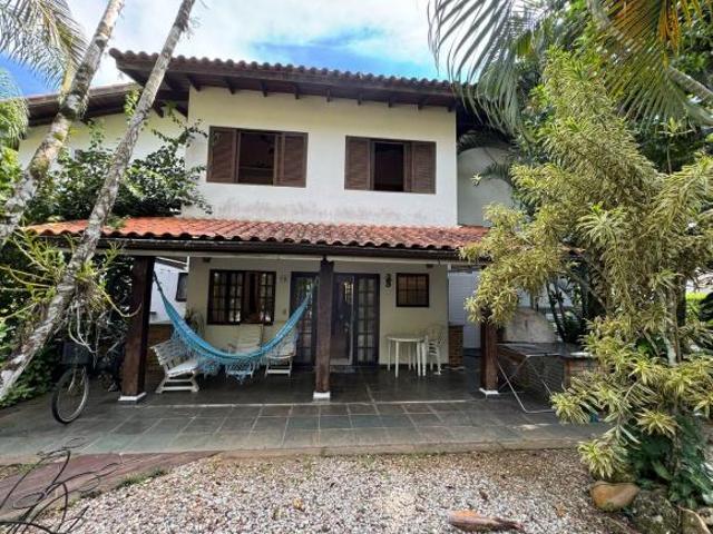 Casa no Condomínio do Barão em Boiçucanga – 4 Dormitórios, Varanda e Quintal