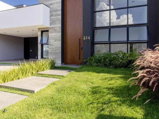 Casa no condomínio Dona Maria José para venda com 2 quartos, sendo 2 suítes, 216m²