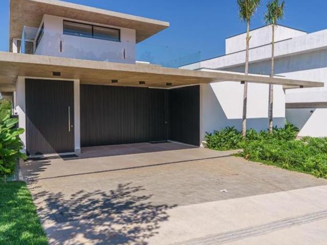 Casa no condomínio Ecovilla Boa Vista para venda com 3 quartos, sendo 3 suítes, 310.23m²