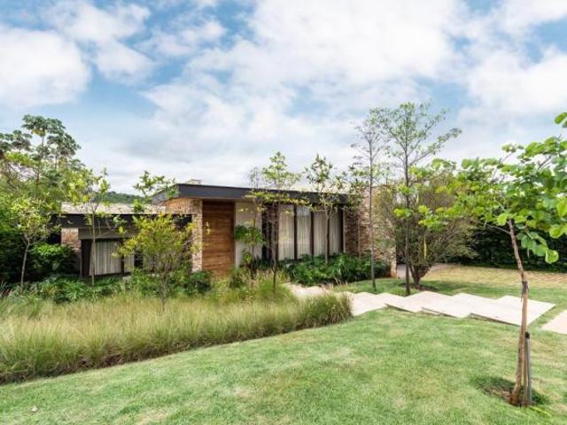 Casa no condomínio Fazenda Dona Carolina para venda com 4 quartos, 452m²
