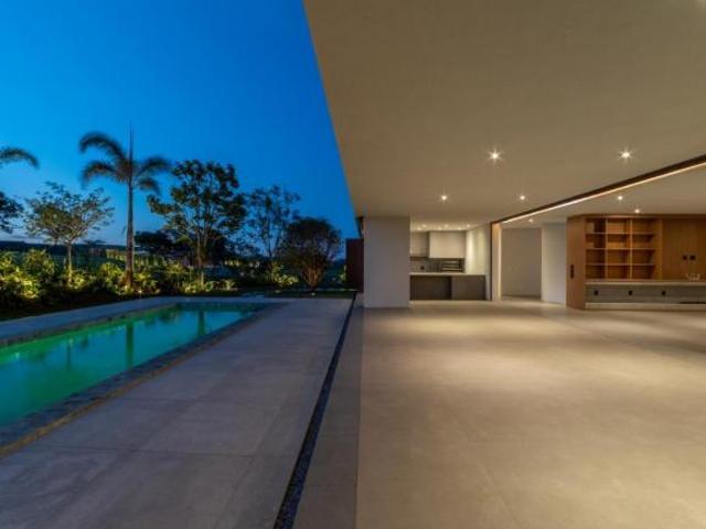Casa no condomínio Fazenda Dona Carolina para venda com 4 quartos, sendo 4 suítes, 656m²