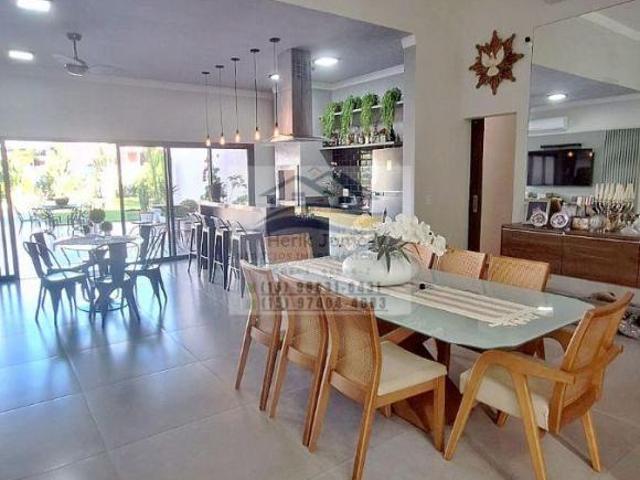 Casa no Condomínio Fazenda Jequitibá