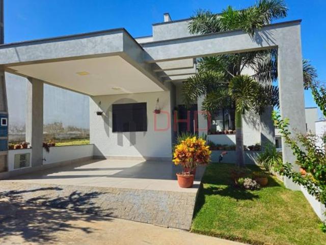 Casa no Condomínio Horto Florestal Villagio 3 dormitórios