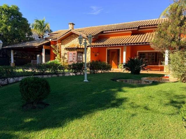 Casa no condomínio Haras Paineiras para venda com 4 quartos, sendo 1 suíte, 403m²
