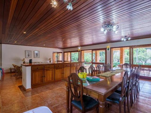 Casa no condomínio Helvetia Country para venda com 5 quartos, sendo 5 suítes, 755m²