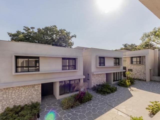 Casa no condomínio Hipica Max Garden para venda e locação com 4 quartos, sendo 4 suítes, 850m²