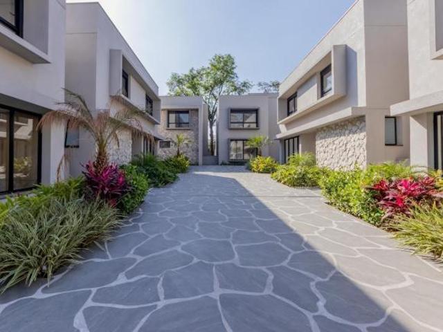 Casa no condomínio Hipica Max Garden para venda e locação com 4 quartos, sendo 4 suítes, 850m²