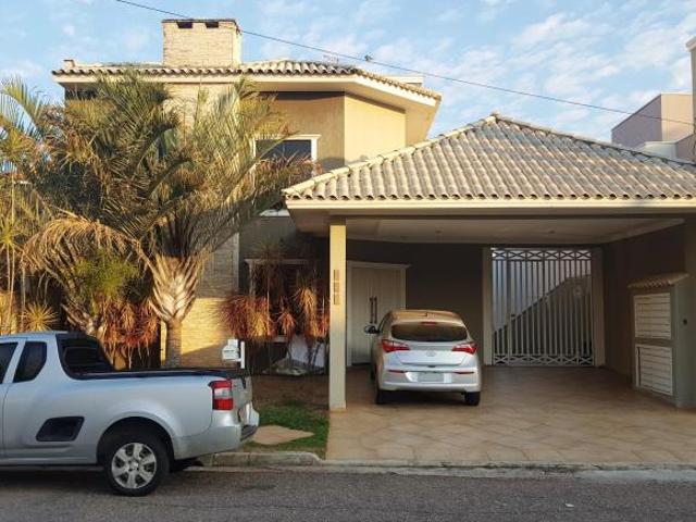 Casa no Condomínio Ibiti do Paço com 3 Quartos