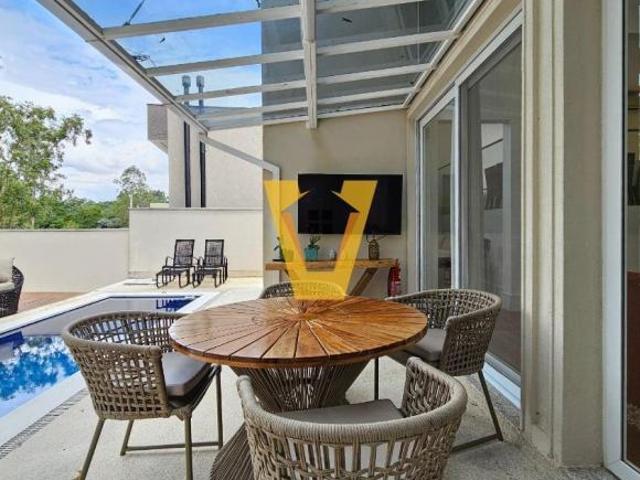 Casa no condomínio Itahyê para venda com 4 quartos, sendo 3 suítes, 333m²