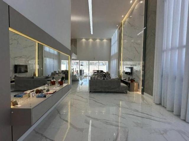 Casa no condomínio Jardim do Golfe