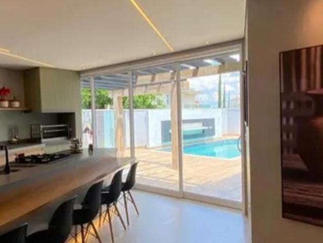 Casa no condomínio Jardim dos Lagos para venda com 4 quartos, sendo 4 suítes, 300m²