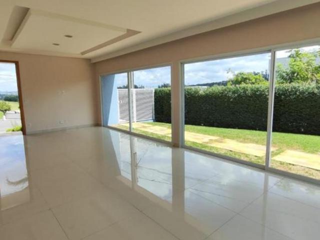 Casa no condomínio Jardim Flamboyan para venda com 3 quartos, sendo 3 suítes, 300m²