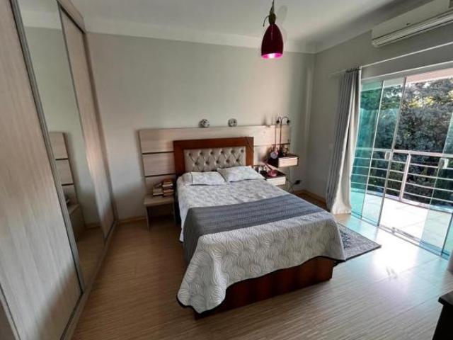Casa no condomínio JARDIM FLAMBOYANT para venda com 3 quartos, sendo 2 suítes, 305m²