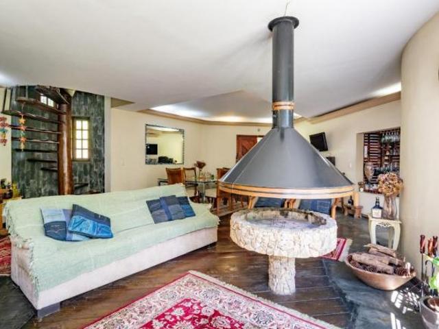 Casa no condomínio Jardim Iolanda para venda com 3 quartos, sendo 2 suítes, 624m²