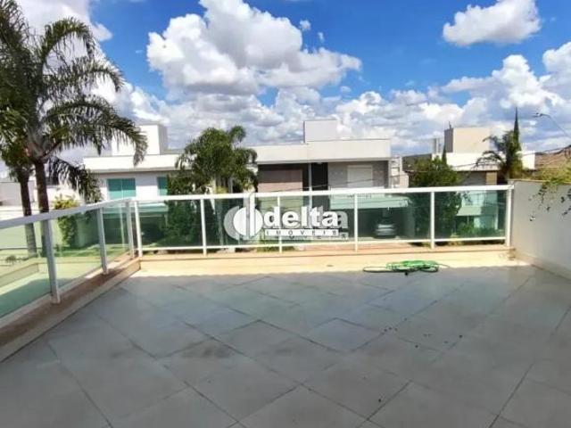 Casa no condomínio Jardins Roma disponível para locação e venda em Uberlândia MG