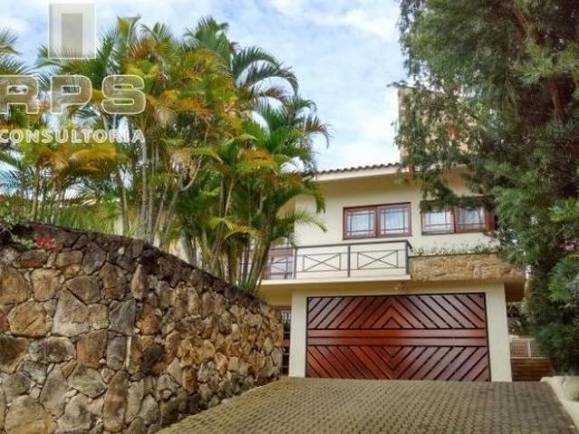 Casa no Condominio Osato, alto padrão, 04 dormitórios sendo 2 suítes 03 salas com lareira 06 banheir