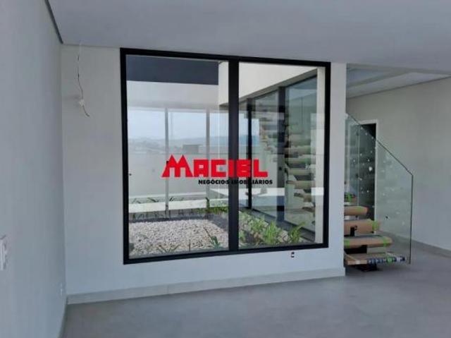 Casa no condomínio Mônaco no Urbanova moderna com energia solar, estrutura para automação e muito