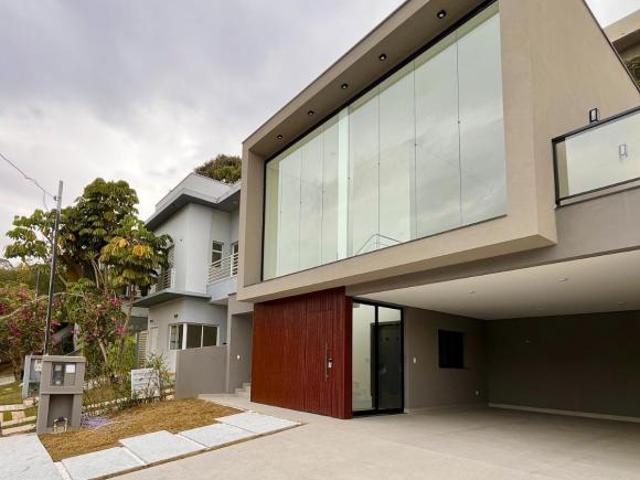 Casa no condomínio Morada da Aldeia para venda com 4 quartos, sendo 2 suítes, 180m²