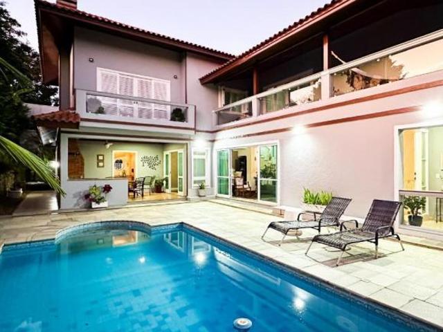 Casa no condomínio Morada das Estrelas para venda com 6 quartos, sendo 6 suítes, 540m²