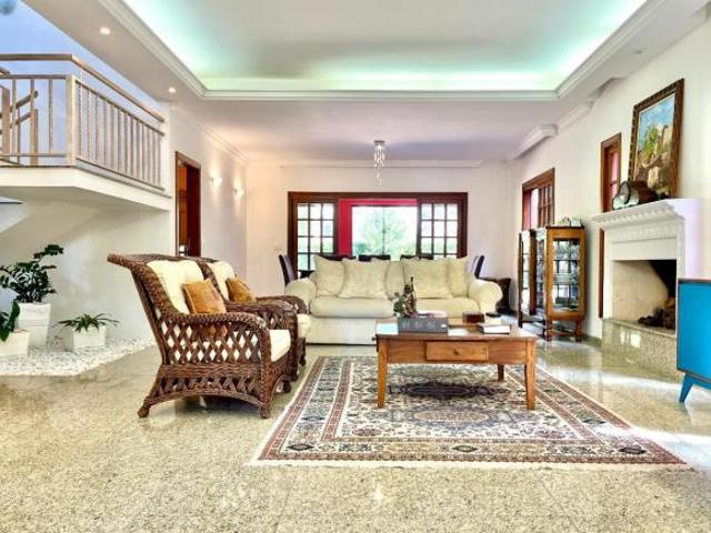 Casa no condomínio Morada dos Lagos para venda com 4 quartos, sendo 4 suítes, 365m²