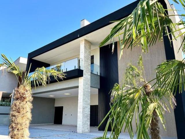 Casa no condomínio Morada dos Lagos para venda com 6 quartos, sendo 6 suítes, 518m²