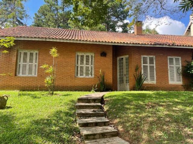 Casa no condomínio Morada dos Passaros para venda com 5 quartos, sendo 1 suíte, 380m²