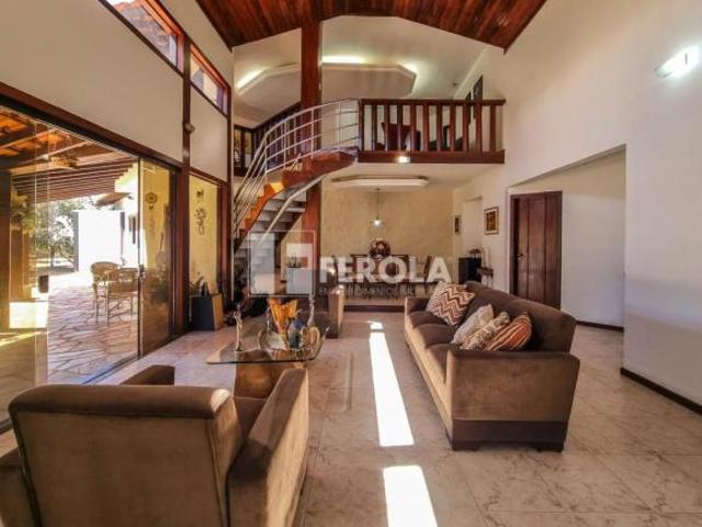 Casa no condomínio mais antigo de Brasília! Conheça!