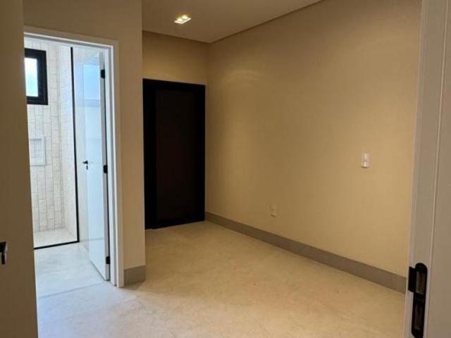 Casa no condomínio Maria Cândida para venda com 3 quartos, sendo 3 suítes, 195m²