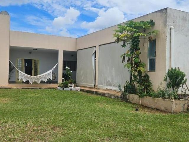 Casa no Condomínio Minichácaras