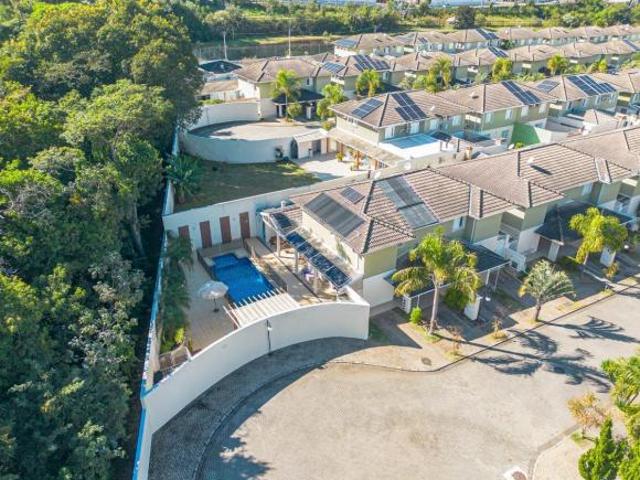 Casa no condomínio Nature Village II para venda com 3 quartos, sendo 1 suíte, 129m²