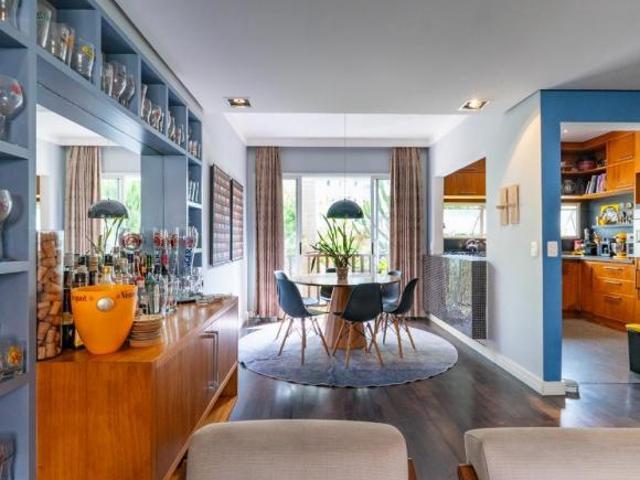 Casa no condomínio New England Condominium para venda com 3 quartos, sendo 2 suítes, 264m²