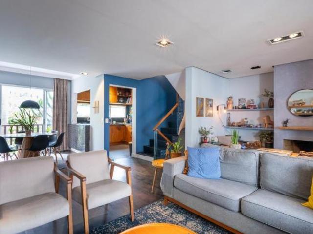 Casa no condomínio New England Condominium para venda com 3 quartos, sendo 2 suítes, 264m²