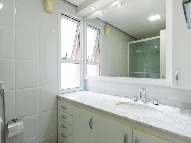 Casa no condomínio New England Condominium para venda e locação com 4 quartos, sendo 2 suítes, 292m²