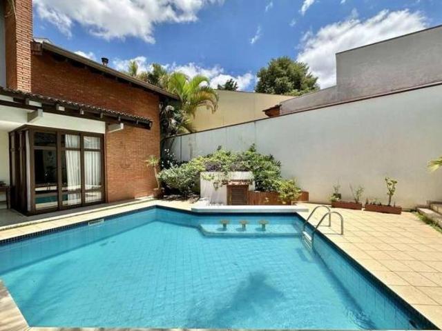 Casa no condomínio São Paulo II com 4 dorms 5 vagas e piscina