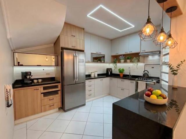Casa no condomínio Saint Honoré para venda com 3 quartos, sendo 1 suíte, 127m²