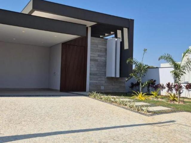 Casa no condomínio San Giovanni para venda com 4 quartos, sendo 4 suítes, 250m²