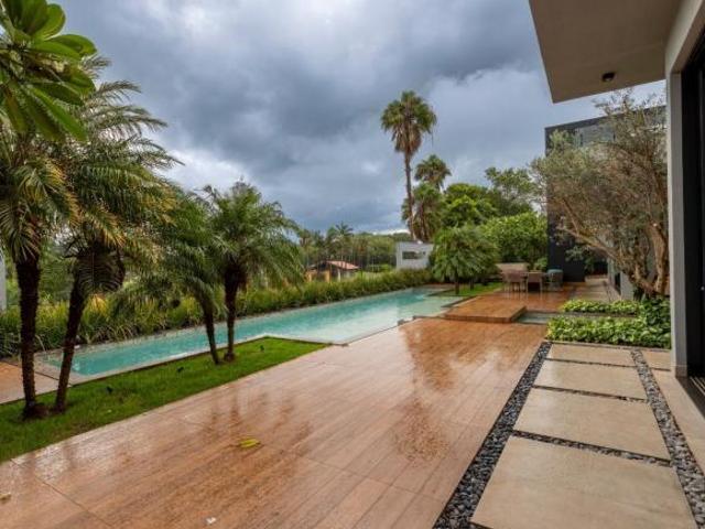 Casa no condomínio Santa Maria para venda com 3 quartos, sendo 3 suítes, 812m²