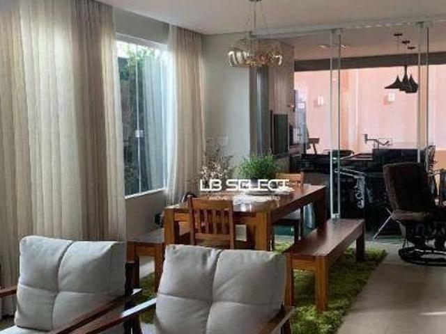 Casa no Condomínio Splêndido com três quartos, uma suíte e duas semi suítes e varanda gourmet