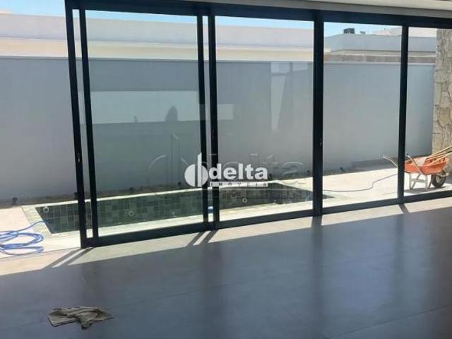 Casa no condomínio Splendido disponível para venda em Uberlândia MG