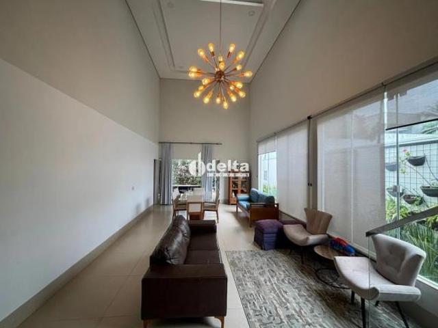 Casa no condomínio SPLENDIDO disponível para venda em Uberlândia MG