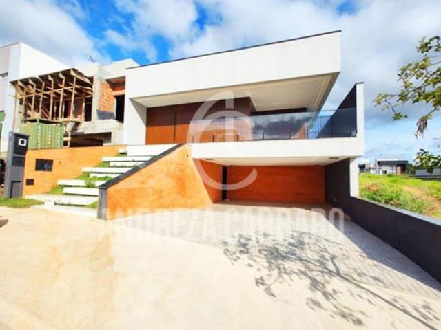 Casa no Condomínio Sun Lake *COM PISCINA