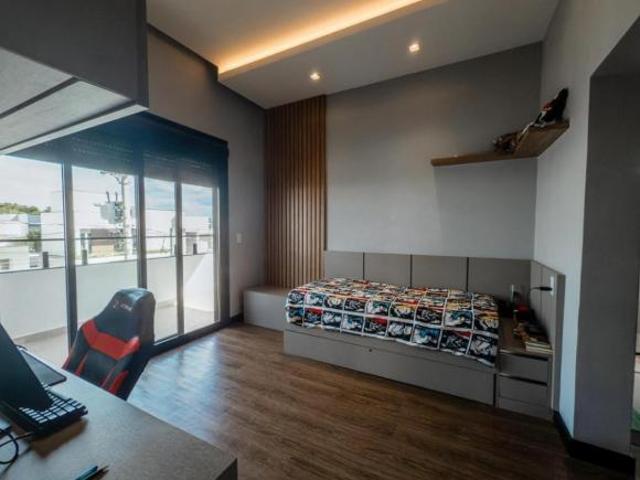 Casa no condomínio Portal dos Bandeirantes para venda com 4 quartos, sendo 4 suítes, 430m²