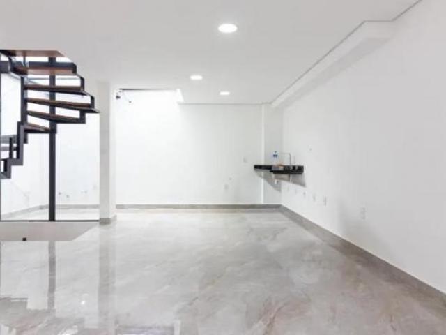 Casa no condomínio para venda com 3 quartos, sendo 1 suíte, 140m²