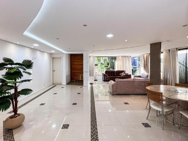 Casa no condominio Pinefields com 5 suites e espa