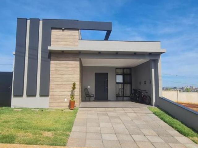 Casa no condomínio QUINTA DA MATA II para venda com 4 quartos, sendo 4 suítes, 180m²