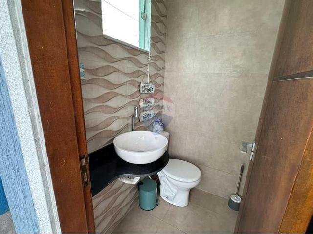 casa no condomínio reviver 1, com 3 quartos,churrasqueira e 4 vagas
