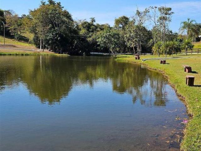 Casa no Condomínio Recanto Água da Serra — Hidrolândia | 4 Quartos, 2 Suítes