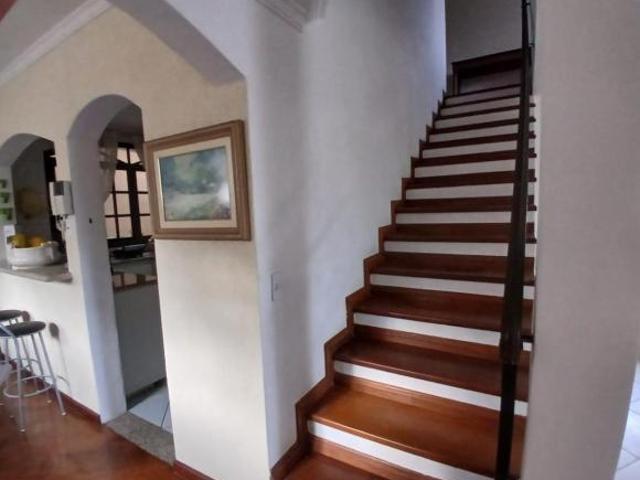 Casa no condomínio Reserva das Hortências para venda com 4 quartos, sendo 1 suíte, 550m² niezete g