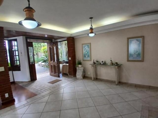 Casa no condomínio Reserva das Hortências para venda com 4 quartos, sendo 1 suíte, 550m²