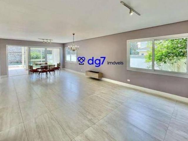 Casa no Condominio Reserva do Vianna 4 suítes e 5 vagas, 332 m²!